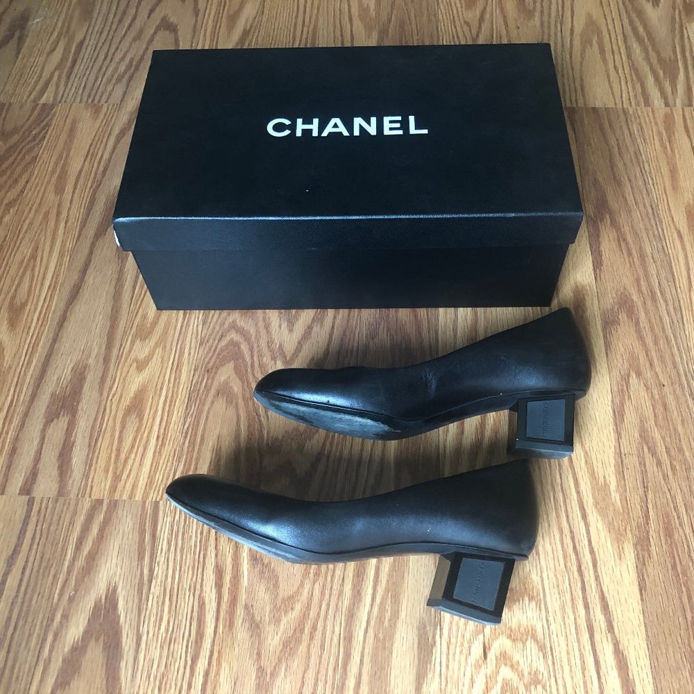Chanel Block Heel Pumps - Gem